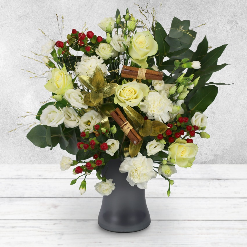 Winter Wonderland | Robinson's Flowers | Christmas Flowers
